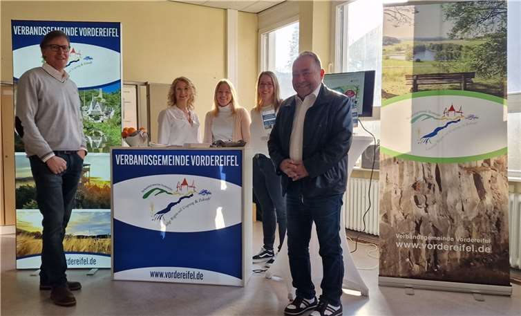 Infostand rief viel Interesse bei möglichen Azubis hervor