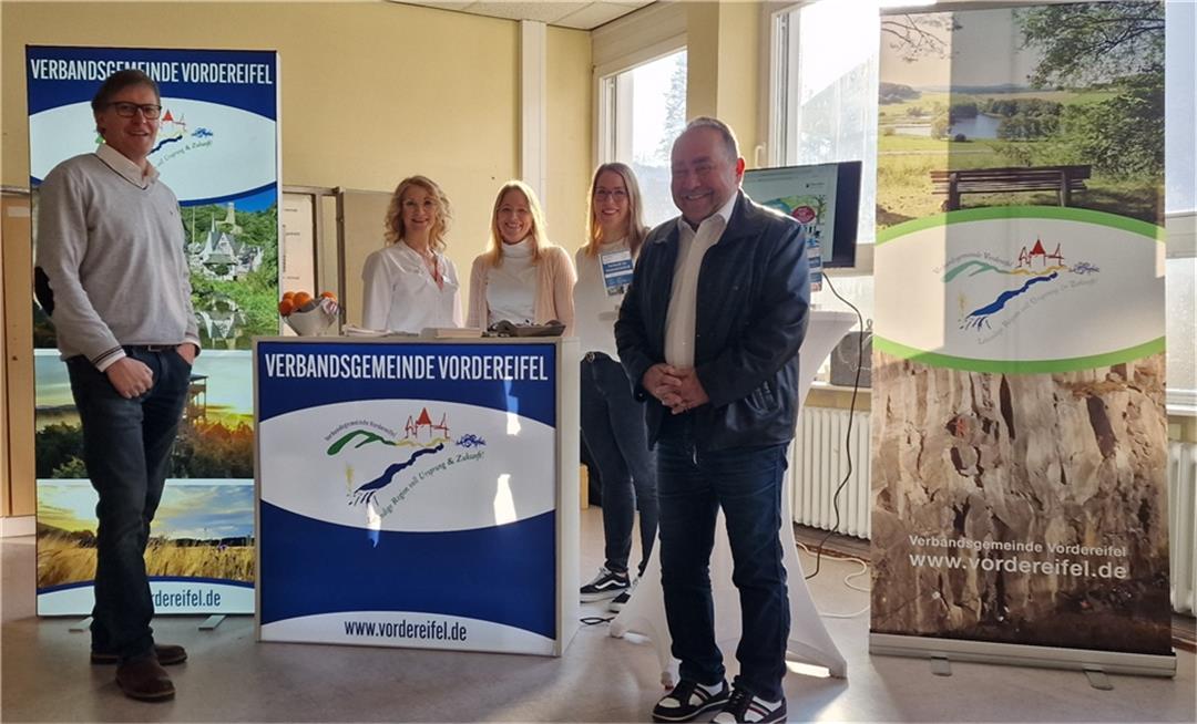 Infostand rief viel Interesse bei möglichen Azubis hervor